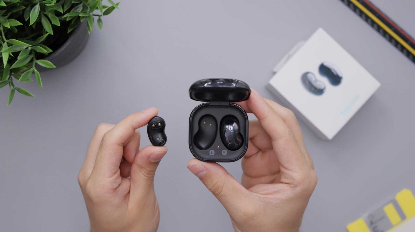 How Long Does It Take To Charge Galaxy Buds Decortweaks