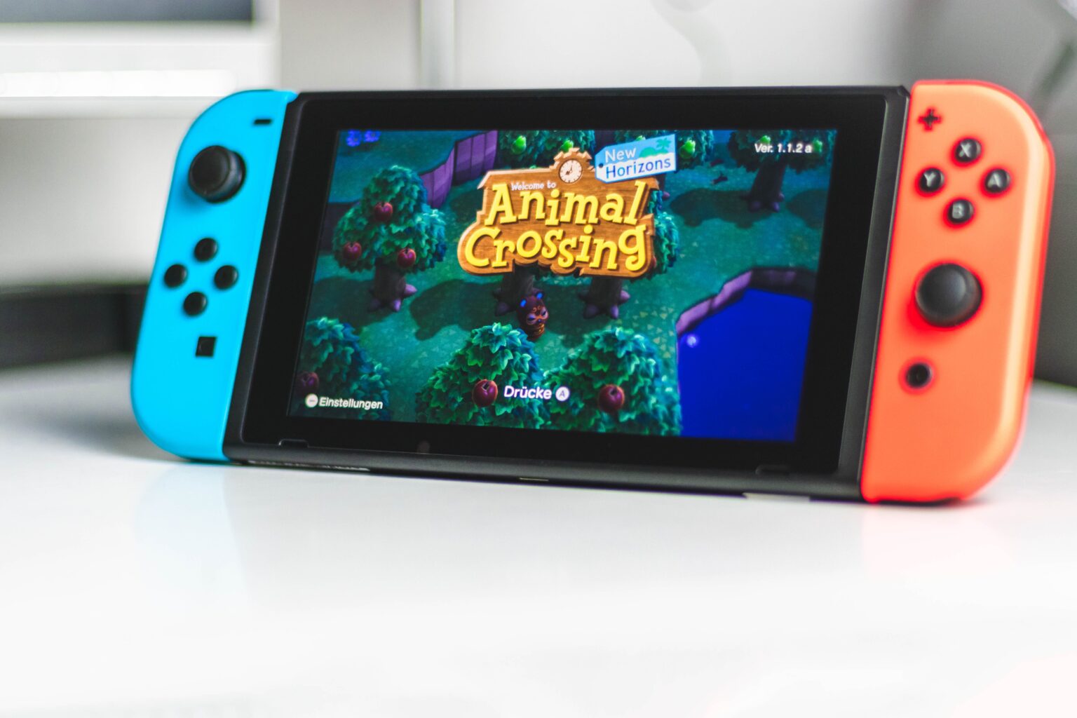 Can Two People Play Animal Crossing on the Same Switch?