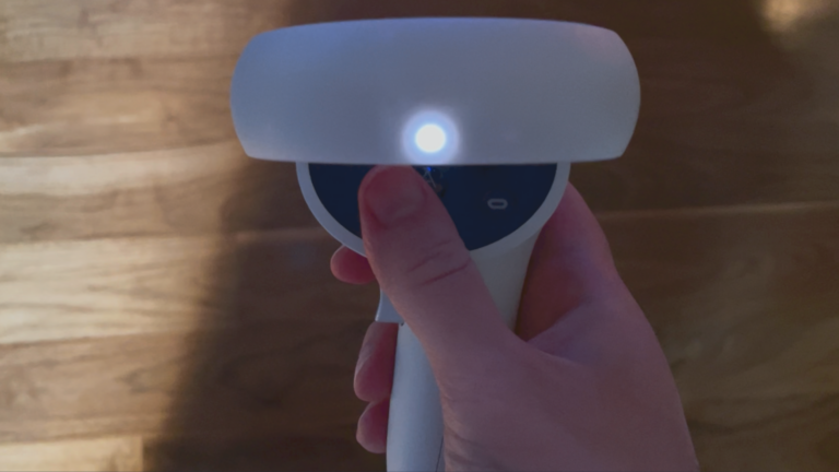 Oculus Controller Blinking White? (What Does It Mean?)