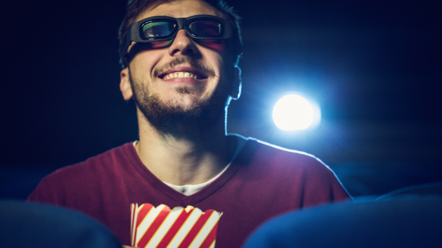 How Long Are the Previews Before a Movie? | Decortweaks