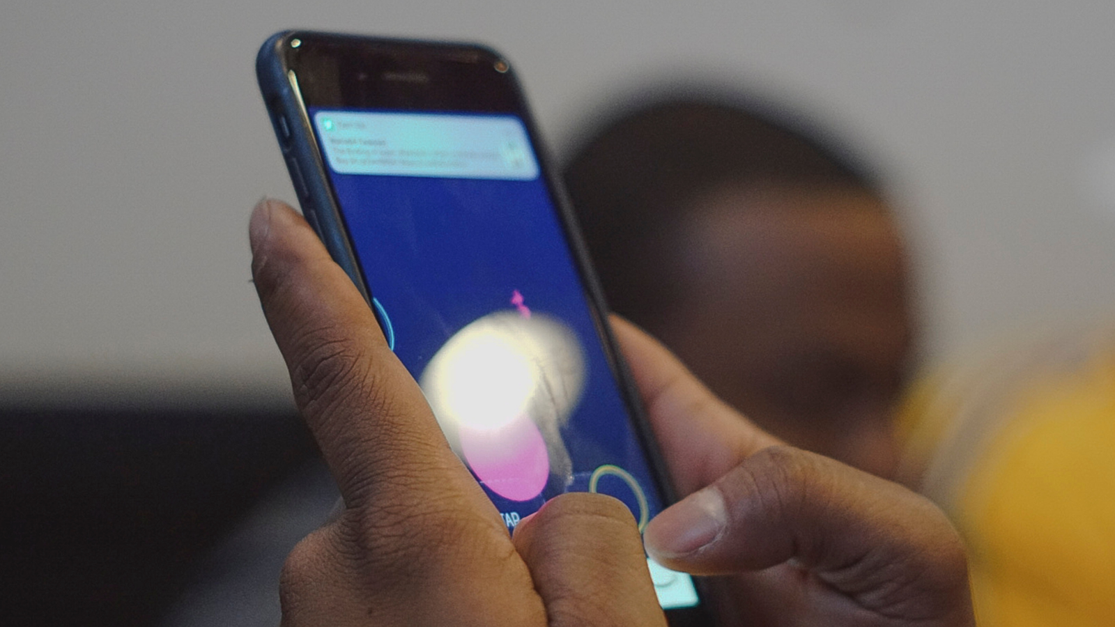 Can Android Users See When iPhone Users Read Their Texts?