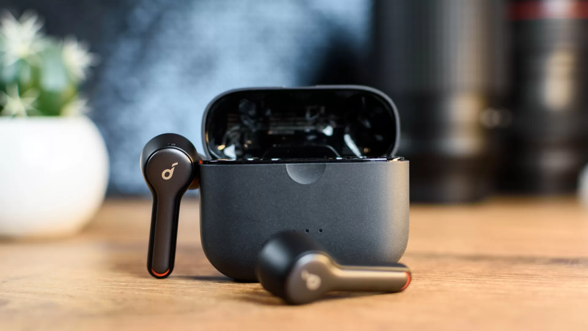 Soundcore Earbuds One Side Not Working? | How to Fix It Fast